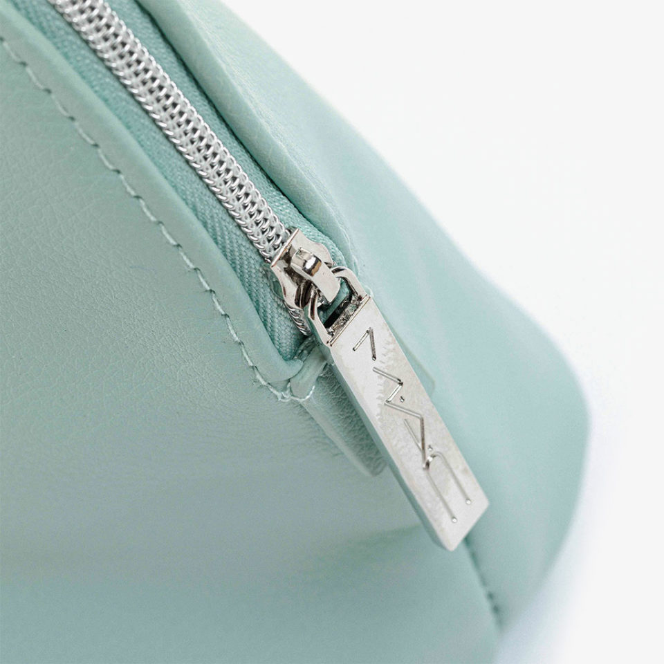 Cold Color Pouch — MAC | AME